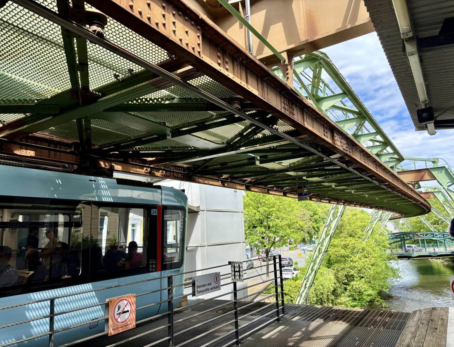 Stilvolle Wuppertal Nach Dusseldorf Fotosnull